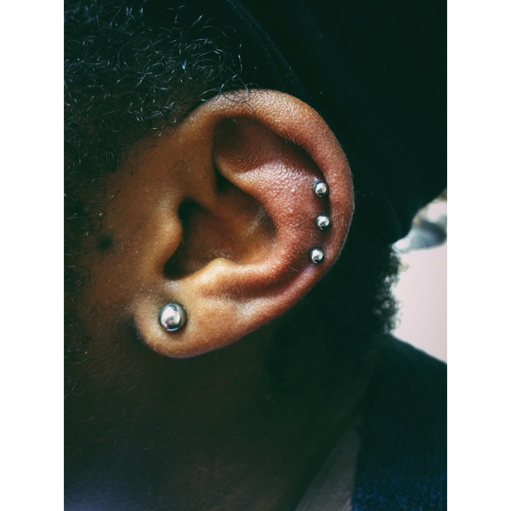 Lower Cartilage Piercings – [ EL CAPITAN x BODY PIERCER ]