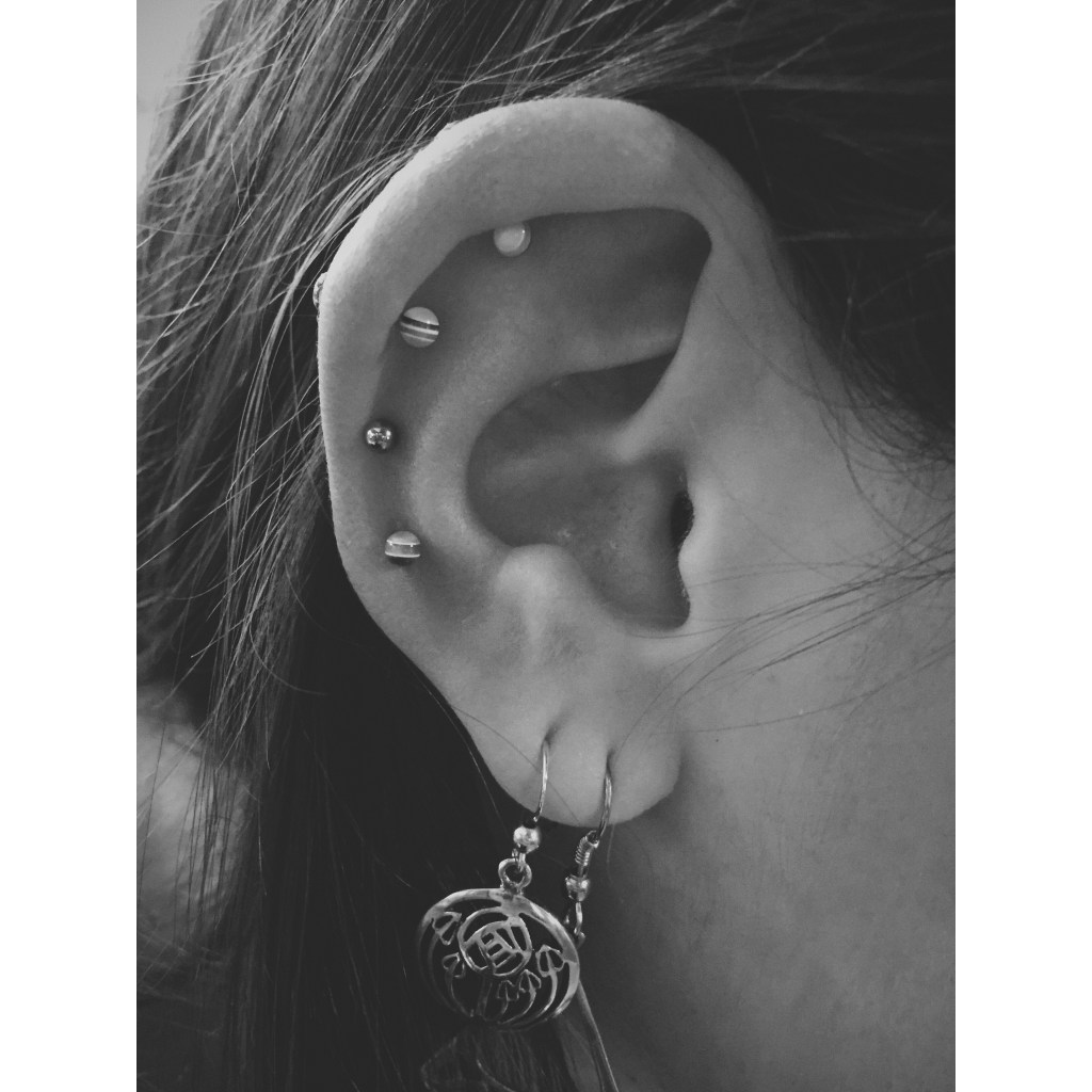 Lower Cartilage Piercings – [ EL CAPITAN x BODY PIERCER ]